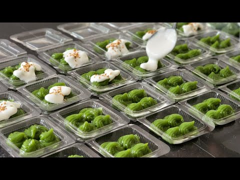 Kalau kamu punya tepung dan santan, buat dessert Thailand legit ini. Murah meriah & enak rasanya