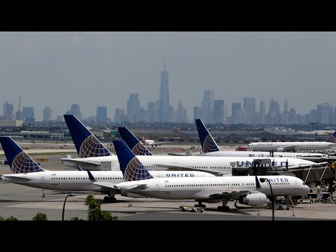 Newark airport to see fewer United Airlines departures