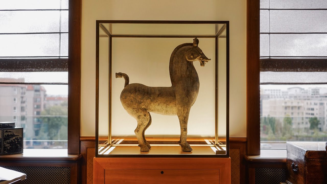 CHINA CLUB BERLIN – The Art Collection: Han Dynasty Horse Statues