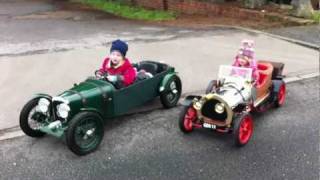 Spana in den här unga damens grymma bilsamling. Stuart Gurr bygger fantastiska mini-replikor ...