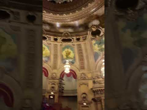 The Chicago Theatre is the definition of #lavish 🎭 #beautiful #historic #shorts