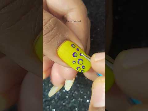 Super easy nail art design 💅🏻 with dotting tool #nails #nailart #prernawasnik #nailarttutorial