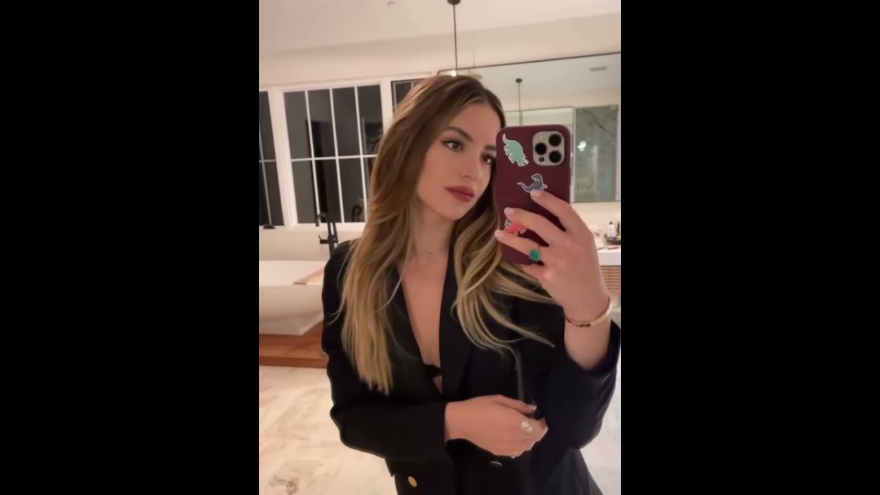 Sarah Kohan le enseña a Chicharito Hernández lo buena que está tras separarse