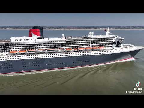 Queen Mary 2 arriving in Liverpool