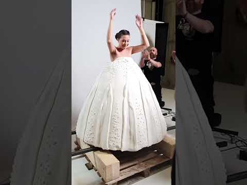 This wedding dress is made from cake 🍰