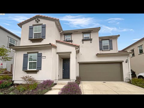 Touring the house in Gilroy with me! It’s beautiful in the new construction area | Sarah Nguyen
