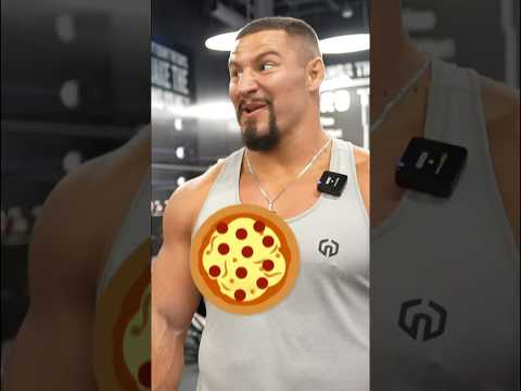Stuffed crust Pizza Hutt is the go to for Bron Breakker’s #cheatmeal