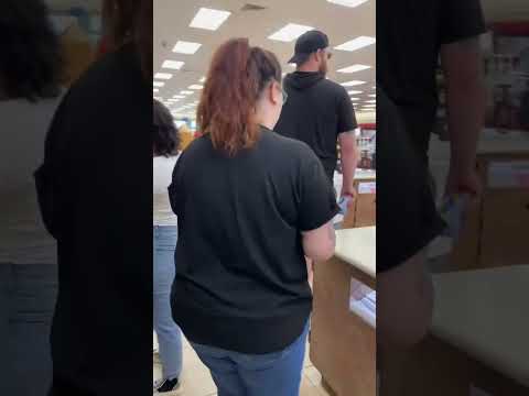 6'10" Corey Dickerson from 'Freaky Tall Reviews' hack for walking in public while TALL!