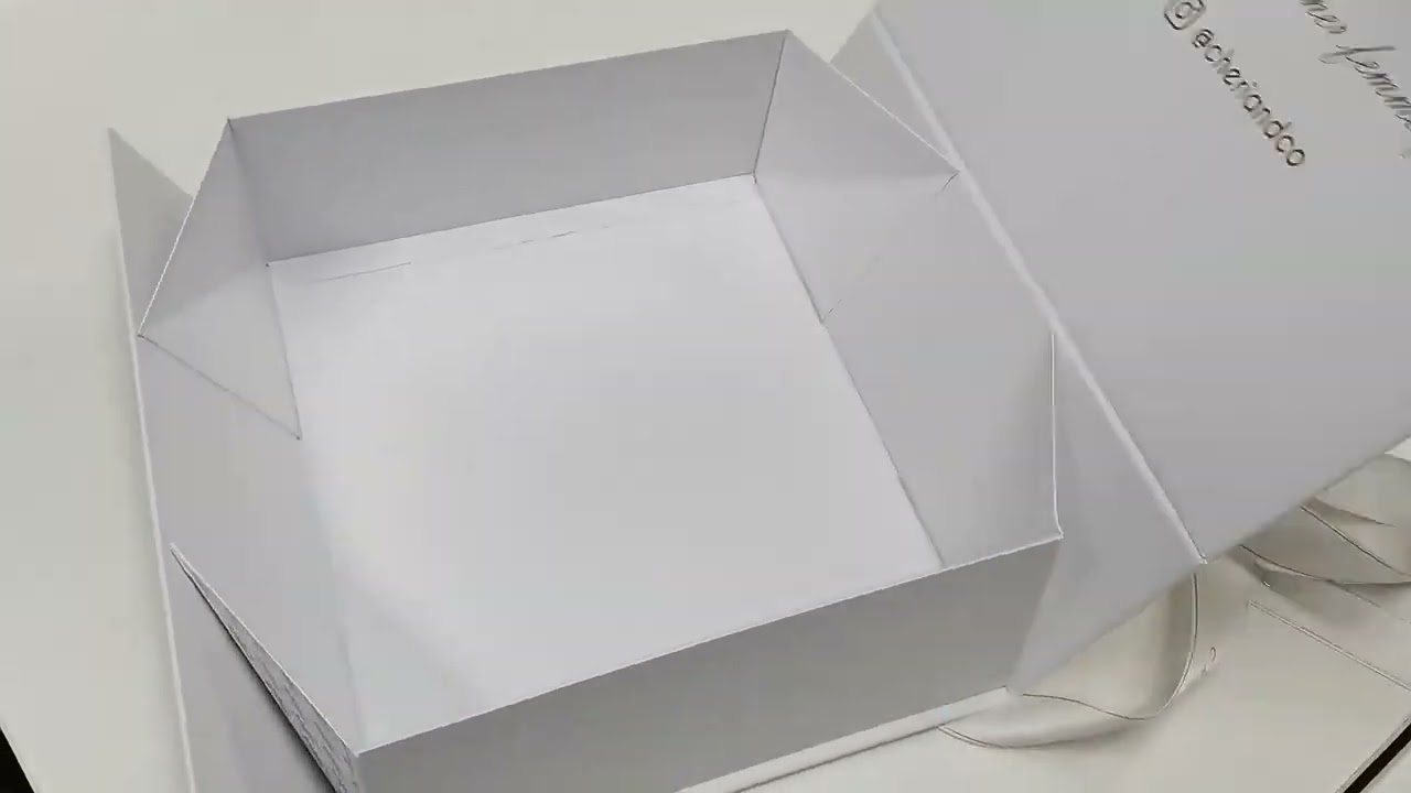 Custom Logo Printing Wholesale Large White Magnetic Gift Box With Ribbon