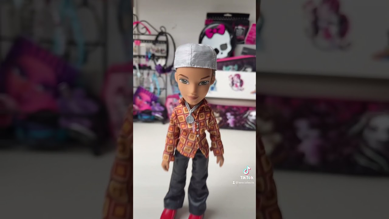 Opening Dylan ✨#bratz #bratzdolls #bratzdylan