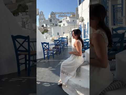 Don’t travel to Santorini, Greece, without following this one travel tip #greece #santorini