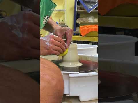 Ceramics 013 - Coffee Mug - Lee Cartledge Method #ceramics #wheelthrowing #pottery