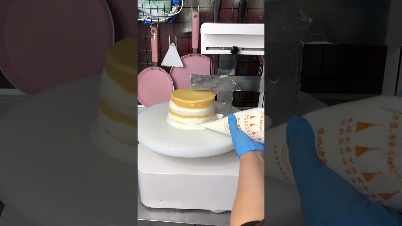 Very very cool cake machine ,beautiful cake too