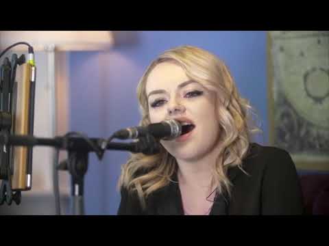 Lorna Sings - Singer and Guitarist from Huddersfield