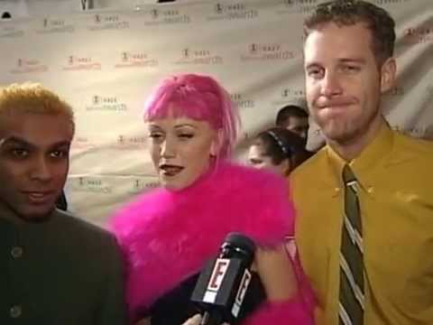 No Doubt singer Gwen Stefanie made braces look sexy in 1999 :)