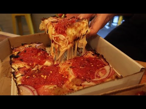 8mile Detroit Style Pizza ( Taste Review )
