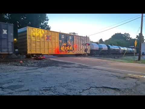 NS 153 chugs thru Mableton, Ga on 6/17/25