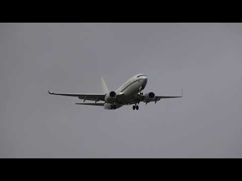 "SUPER RARE"USN Boeing C40A Clipper 168981 CNV7262 Landing At Avalon Airport