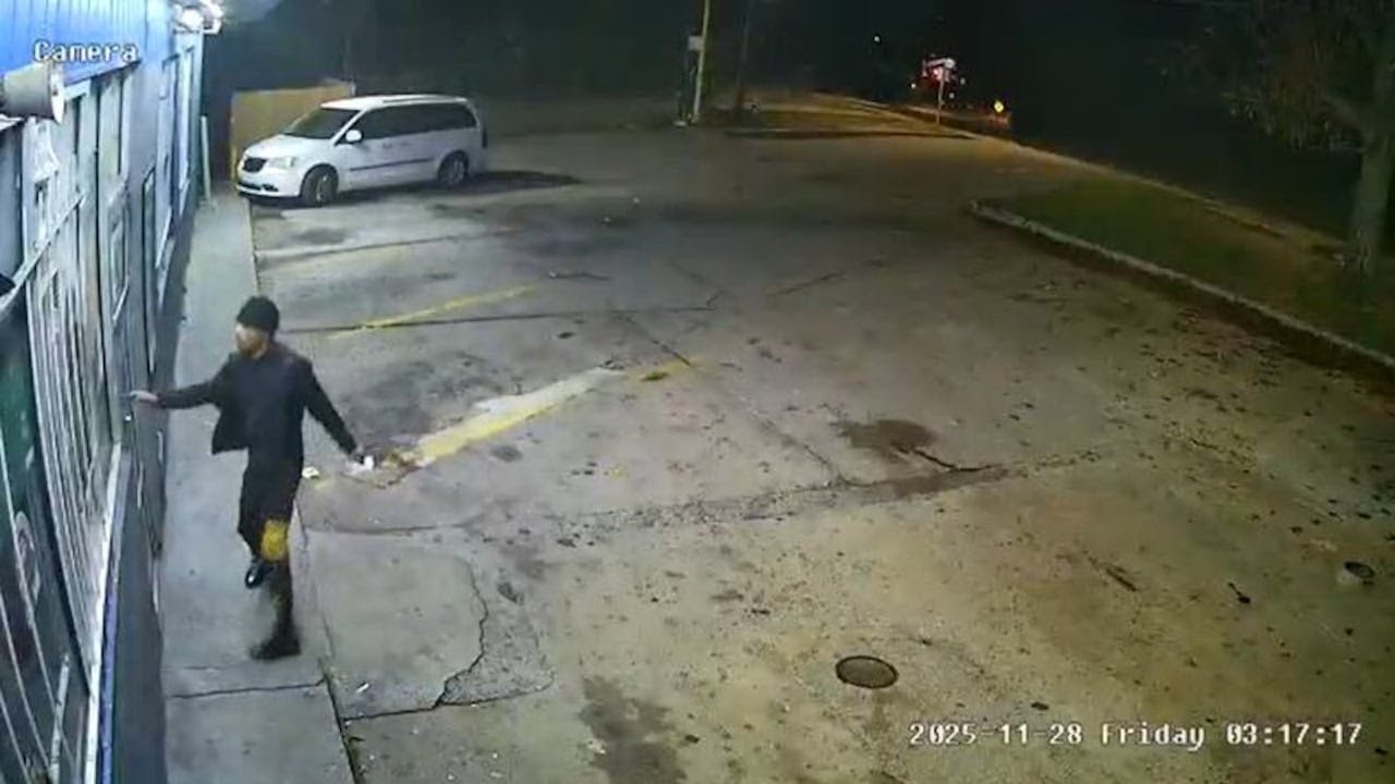Police search for armed robbery suspects in Atlanta