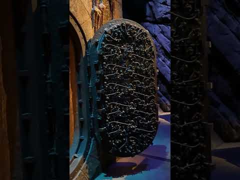 Gringotts Wizarding Bank Vault 713 Door Mechanics Is Awesome Philosopher Stone