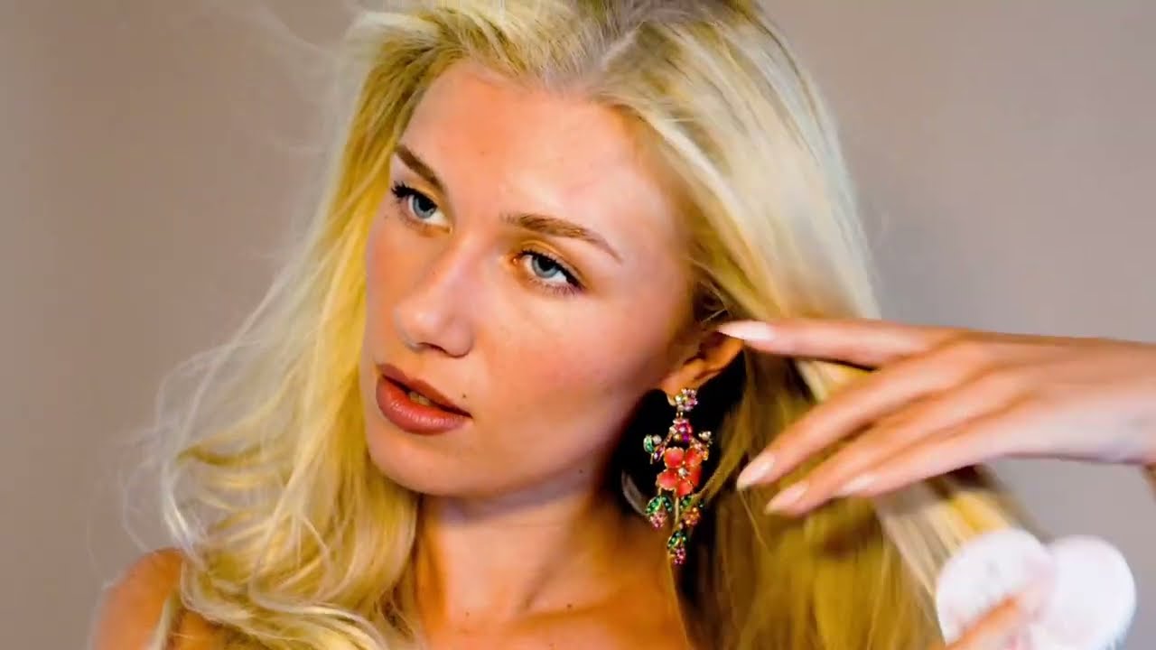 Lily Knott - blonde (visualiser)