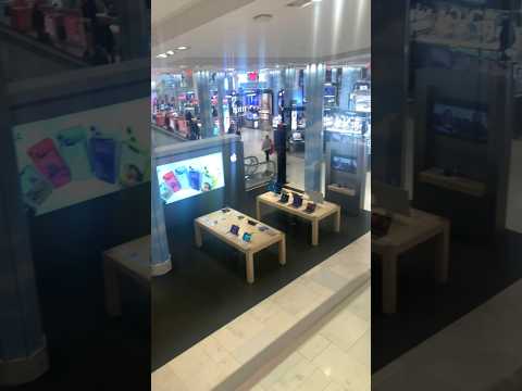 Worlds smallest Apple Store!