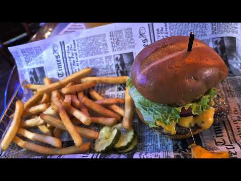 My First Juicy Lucy! Burger Moe's near Xcel Center | St. Paul, Minnesota #burgers #irl #minnesota