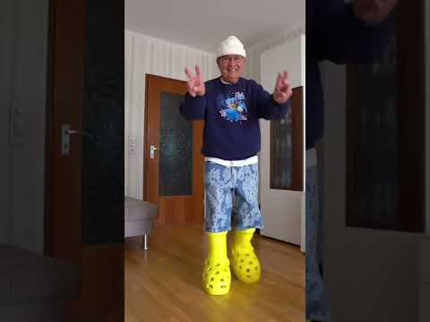 Gramps rocking the Big Yellow Crocs 🎿 (via jaadiee/TT) #shorts