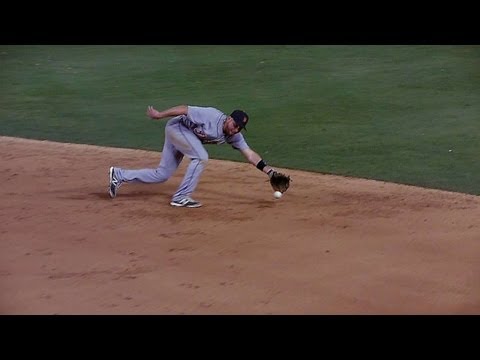DET@TEX: Infante's handy glovework earns a huge out