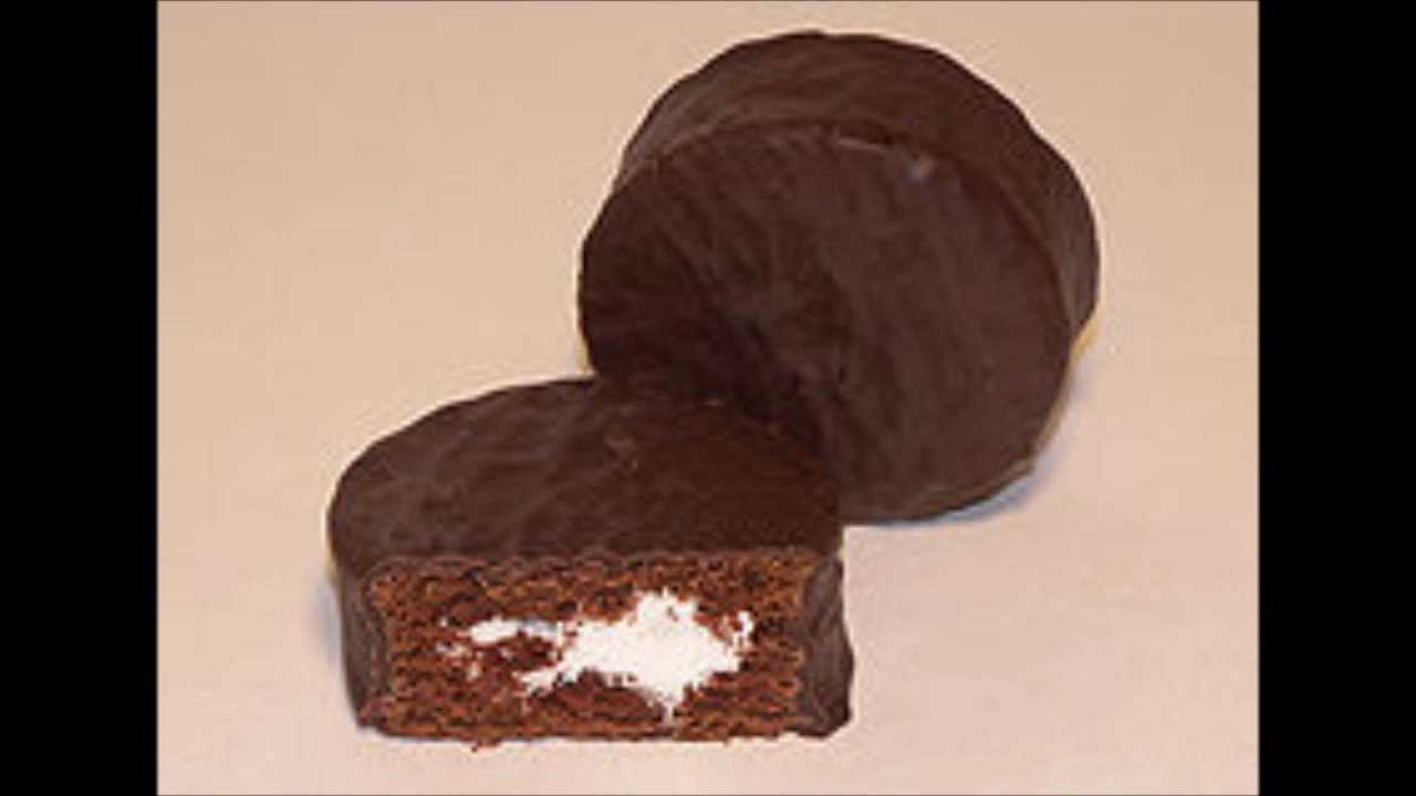 Great Moments in Snack Cake History: The Ring Ding/Ding Dong Conflict