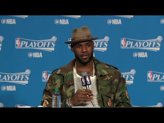 3 current NBA players who are lefties but shoot right-handed