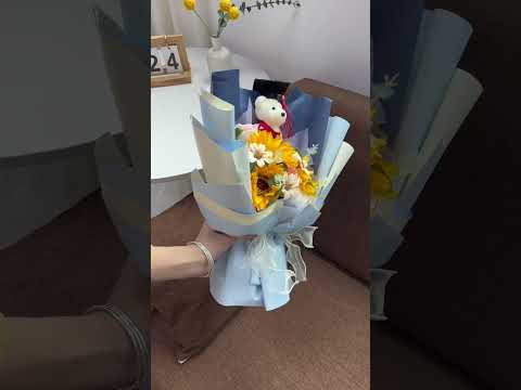Sunflower: The Perfect Grad Gift for Friends #bestwishes #bestfriend