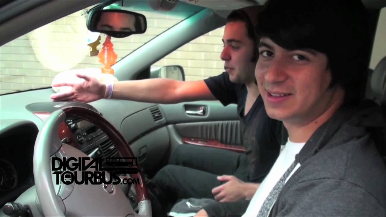 Action Item - BUS INVADERS Ep. 109