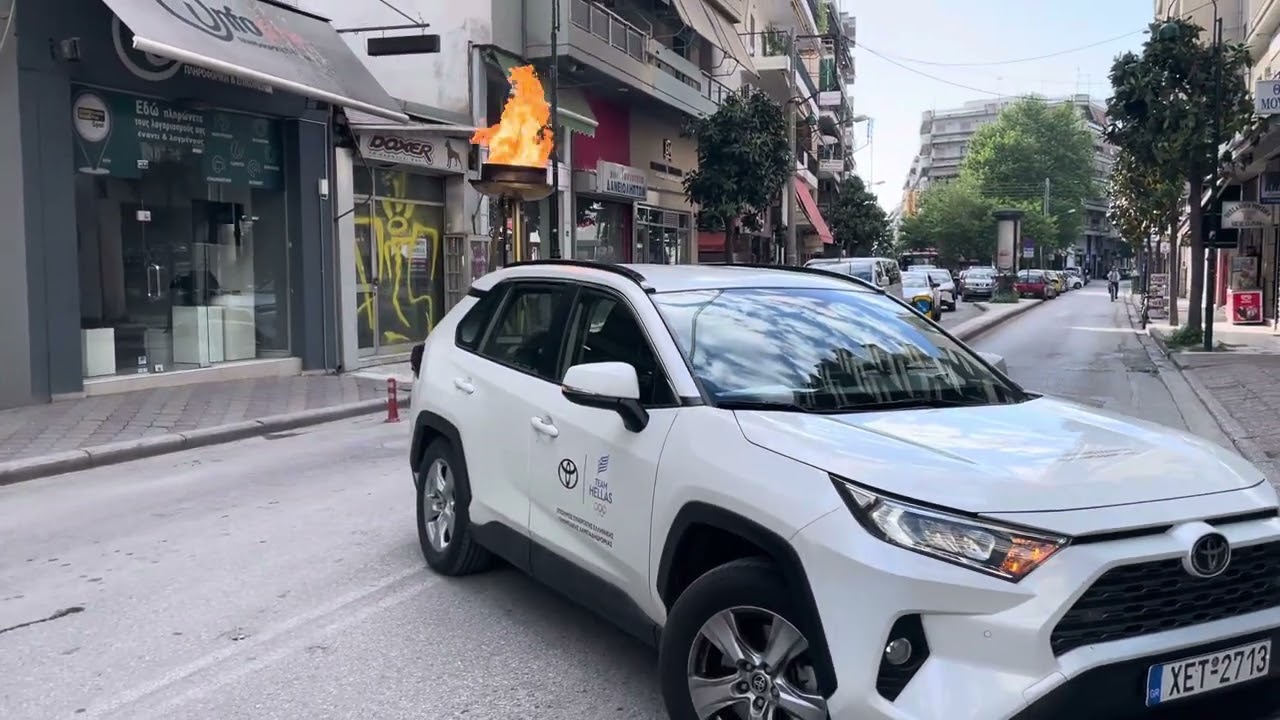 Ξεκίνησε την διαδρομή της στη Λάρισα η Ολυμπιακή φλόγα – Κατευθύνεται ...