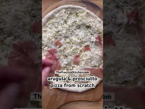 you need to try this homemade pizza with prosciutto and arugula #pizzalover