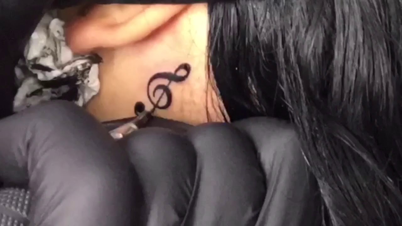 Tattoo timelapse treble clef