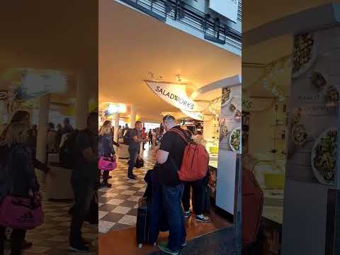 chicago airport jazz food court