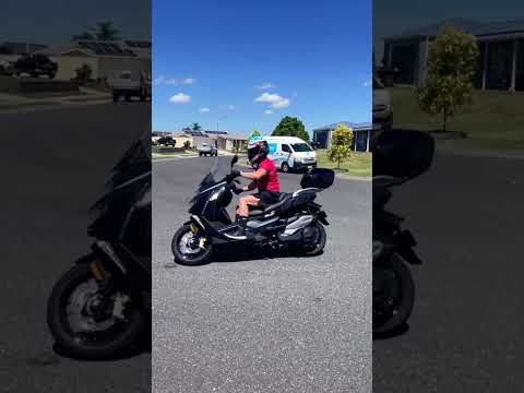BMW c400gt