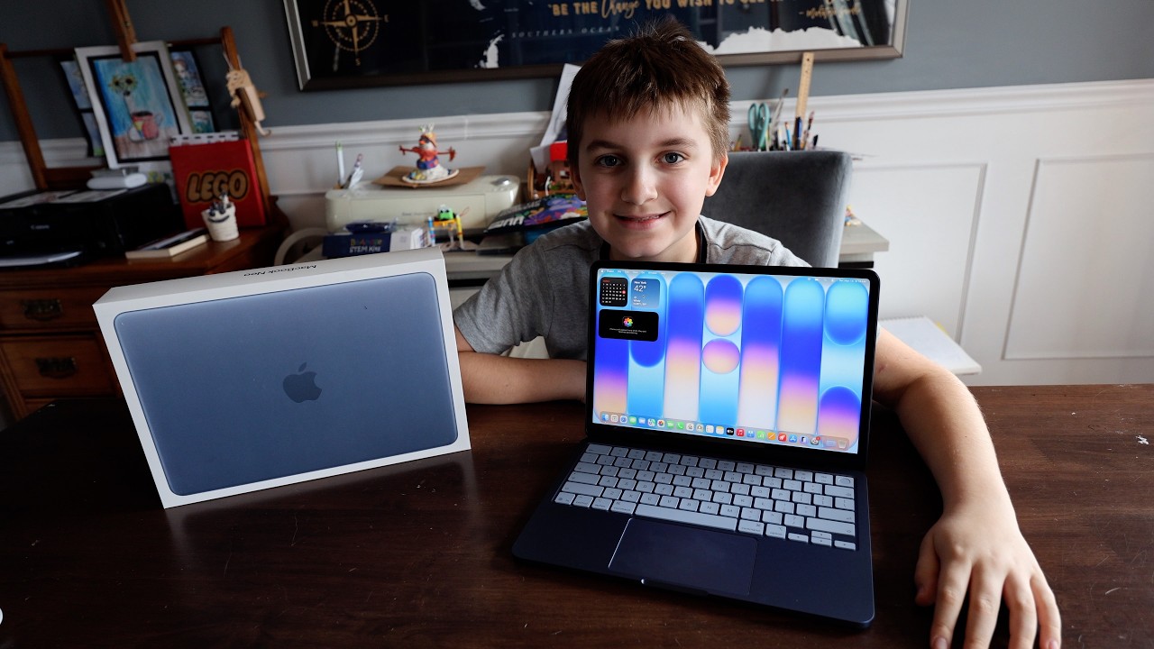 I Saved Up For My First Computer - Macbook Neo Unboxing