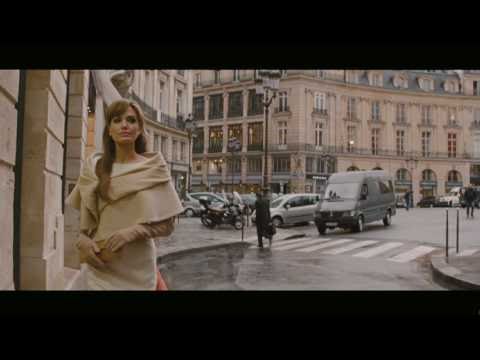 The Tourist Movie Review for Critique This Film (Comedy Included)