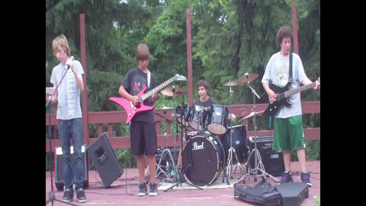 Endless Eruption (feat. Sam Glass) Plays at the Festival of Sound - Sweet Child O Mine