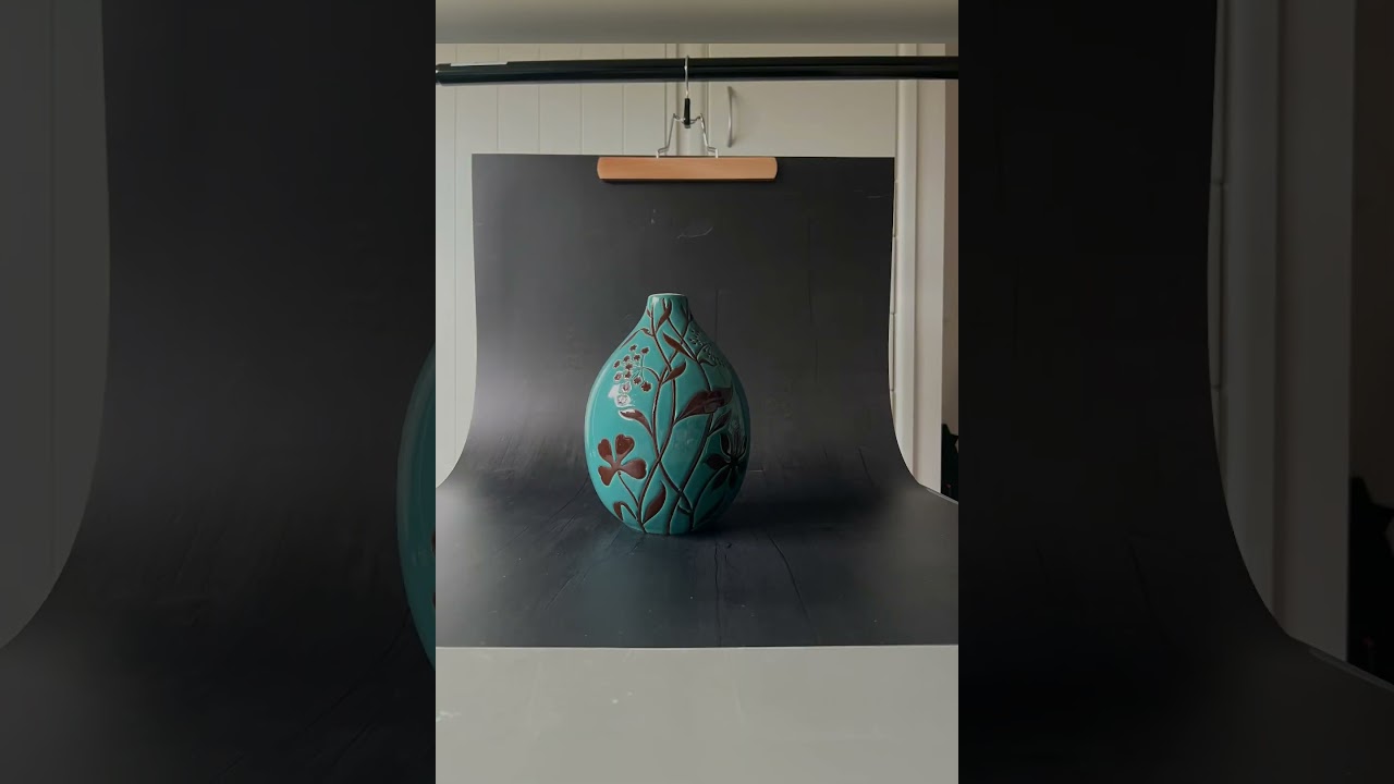 Get the right lighting for your product shoots with dark vinyl backdrops! #photography #backdrops