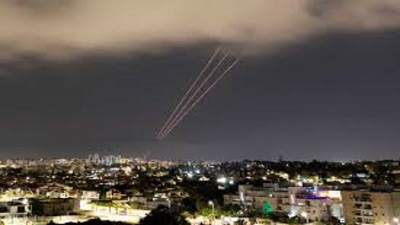 Top News/ Izraeli nis hakmarrjen ndaj Iranit/ Sulme me dronë dhe raketa ... Top News/ Izraeli nis hakmarrjen ndaj Iranit/ Sulme me dronë dhe raketa ...