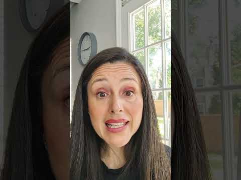 How to say a quarter to the hour in Spanish #spanishlanguage