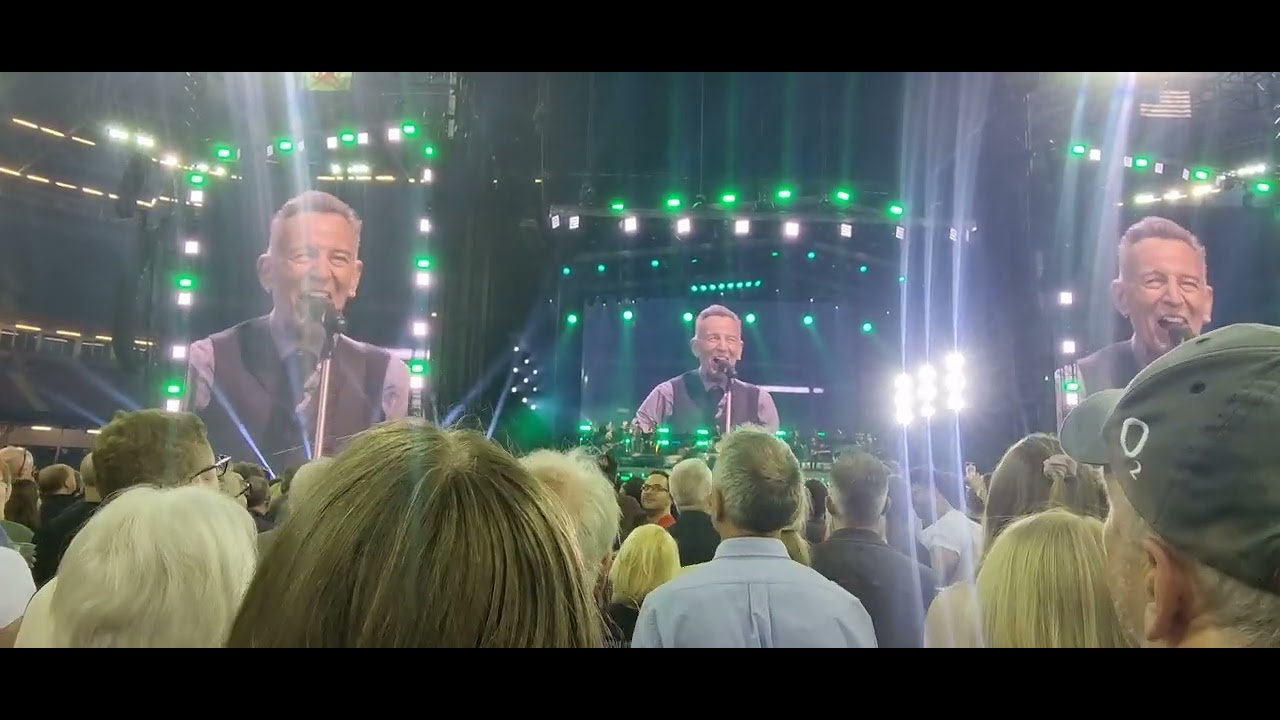 Check Out What Bruce Springsteen Played On Opening UK & European Tour ...