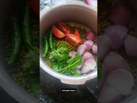 Easy green gram Curry🍛🌿#shorts #recipe #greengram #dal #curry