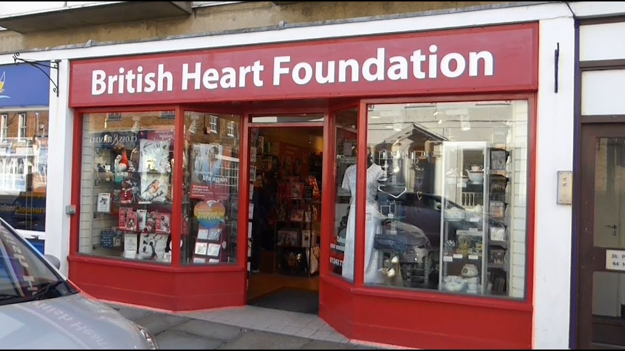 British Heart Foundation  - Chichester - Charity shop - Hjálparstarfsverslun - Góðgerðarmál