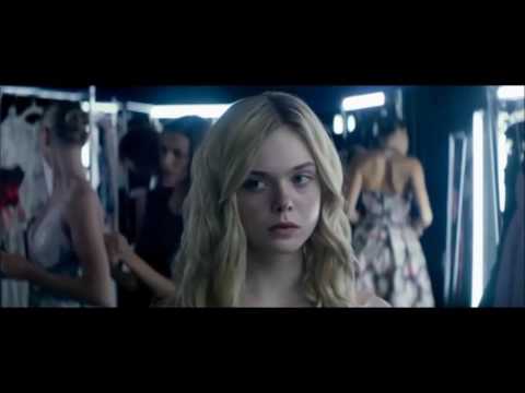 Horror Scenes That I Love: Jesse Is Transformed In The Neon Demon ...