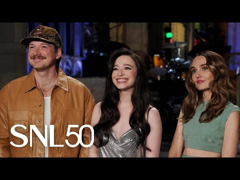 Chloe Fineman Shows Mikey Madison Her Anora Inspired Dance Moves - SNL