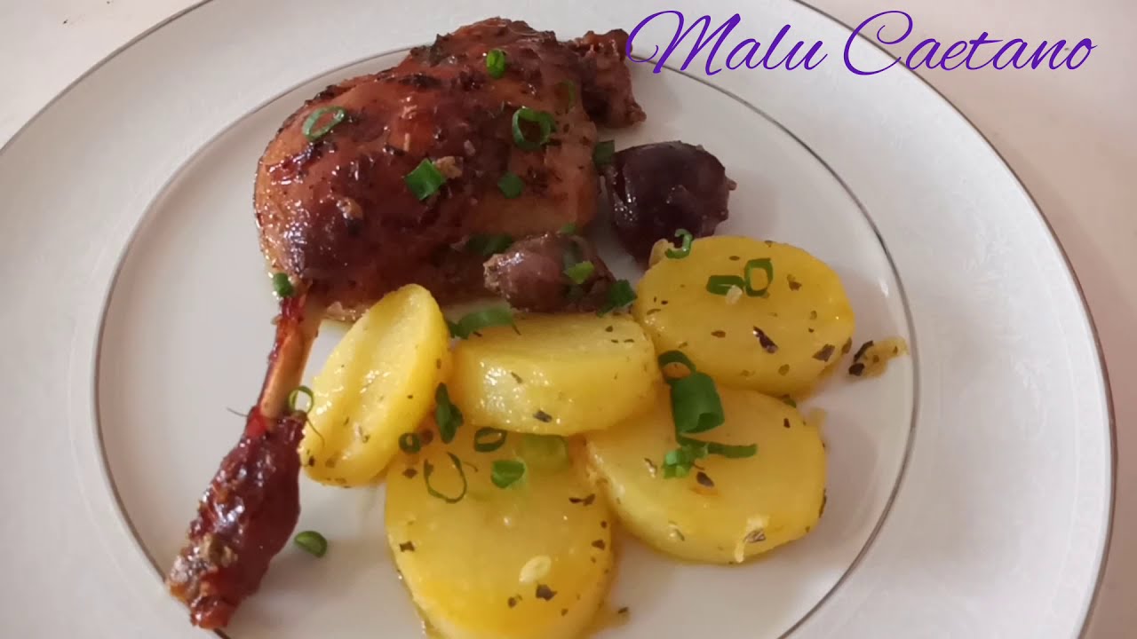 Pato ao vinho branco, deliciosooo!! O perfume do prato atraiu todo mundo pra mesa.